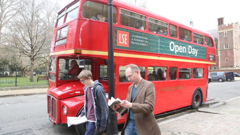 Student Travel Card London: see if you are eligible for commute discounts